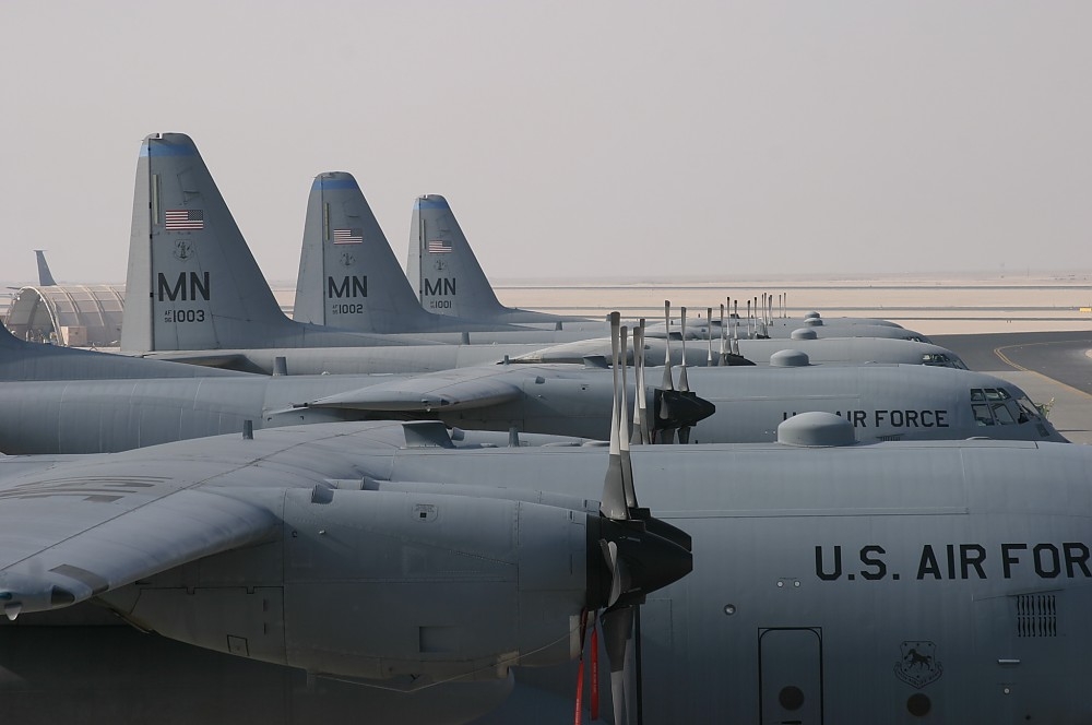ang_aircraft_in_row_ii_al_udeid.jpg - Member Albums - C-130 Hercules ...