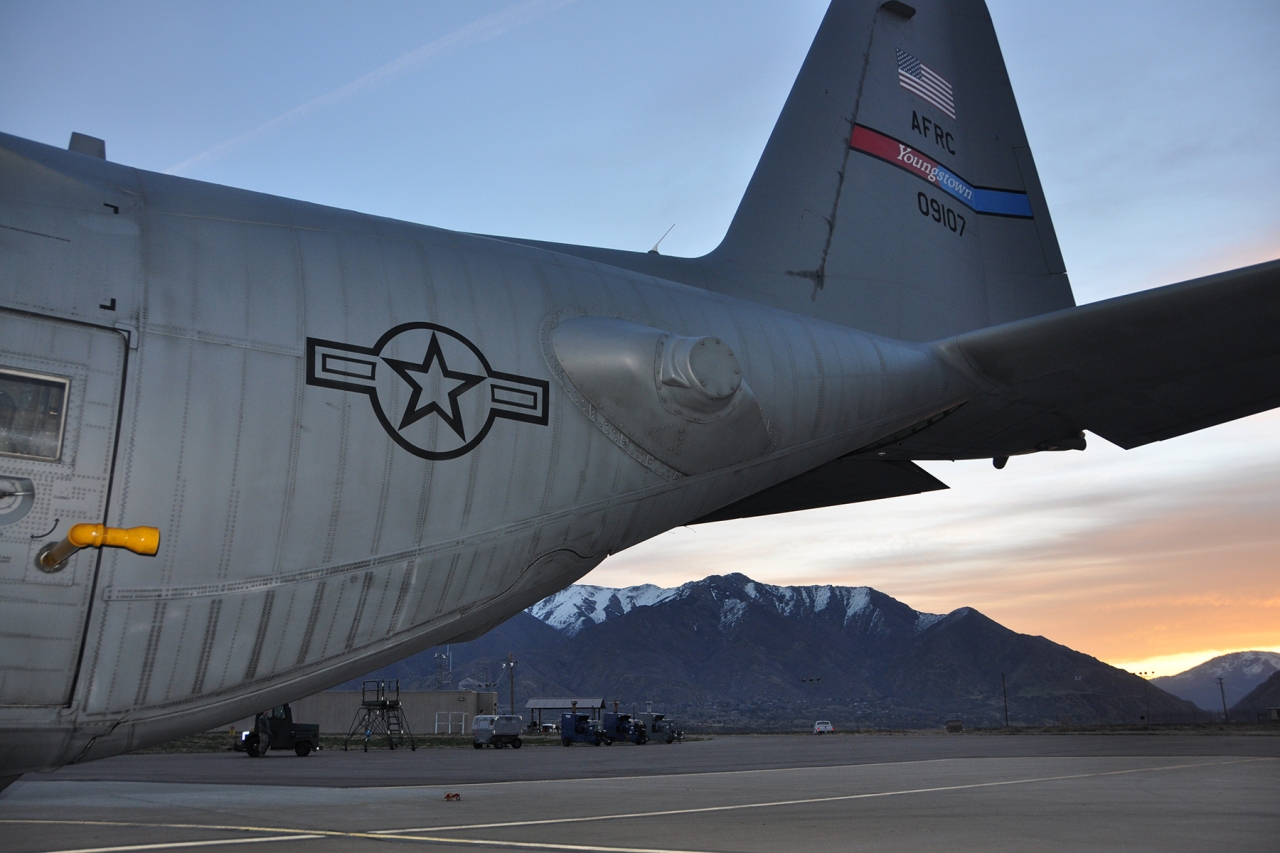 C-130 News: 910th aerial spray maintainers ready C-130 for UTTR mission ...